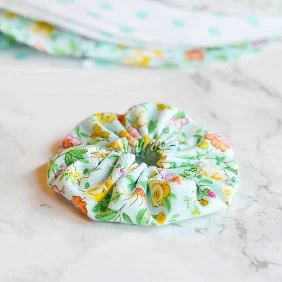 Steps in Making Fun Fabric Yo-Yos - Cottage at the Crossroads