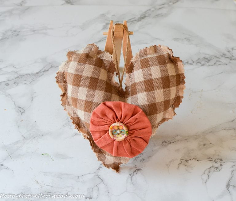 Fabric Hearts with Yo-yos - Cottage at the Crossroads